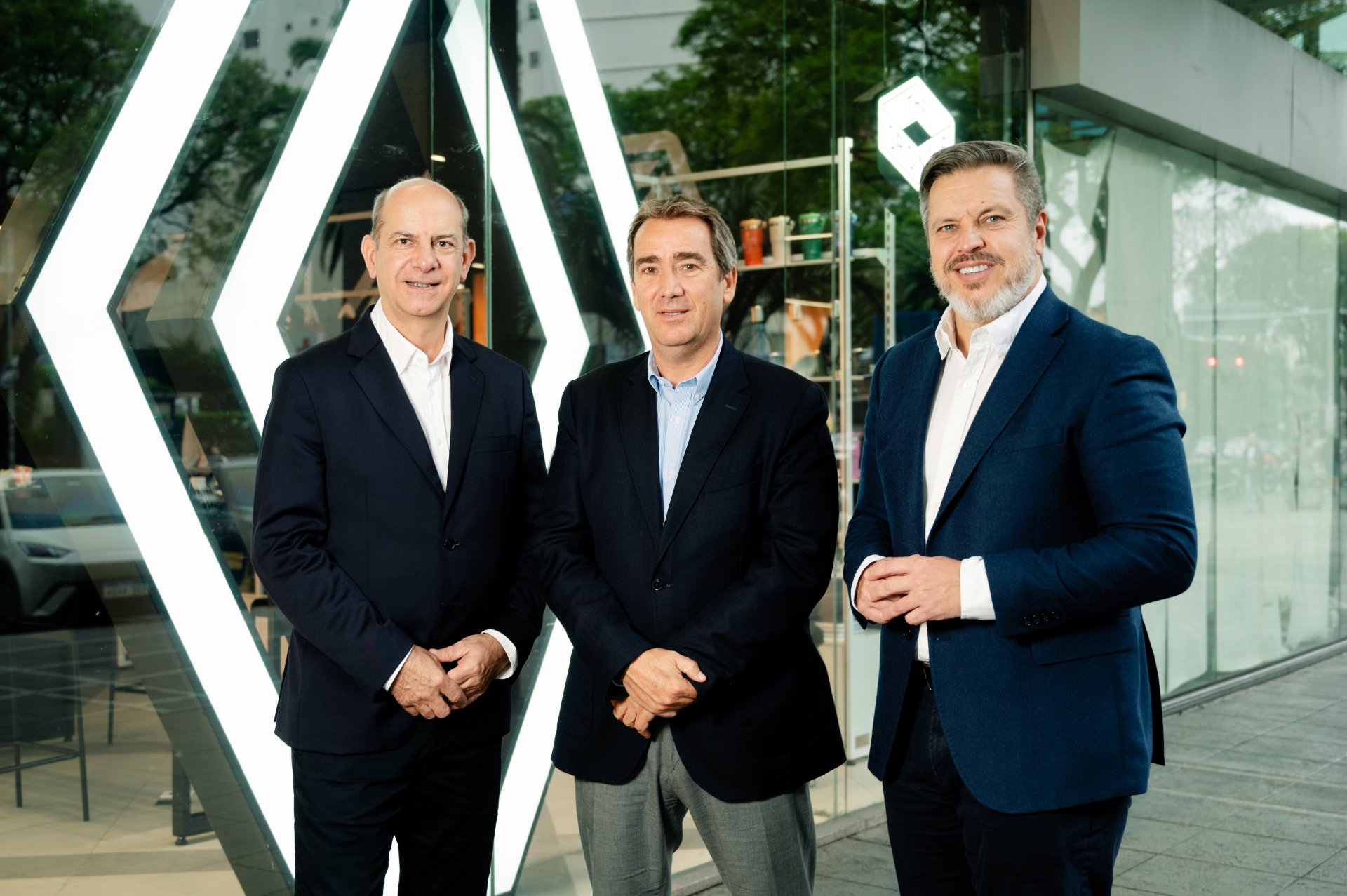 Apostar a la experiencia: Renault lanzó en Uruguay su primera boutique ...